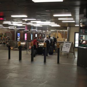 Метро Dejvická