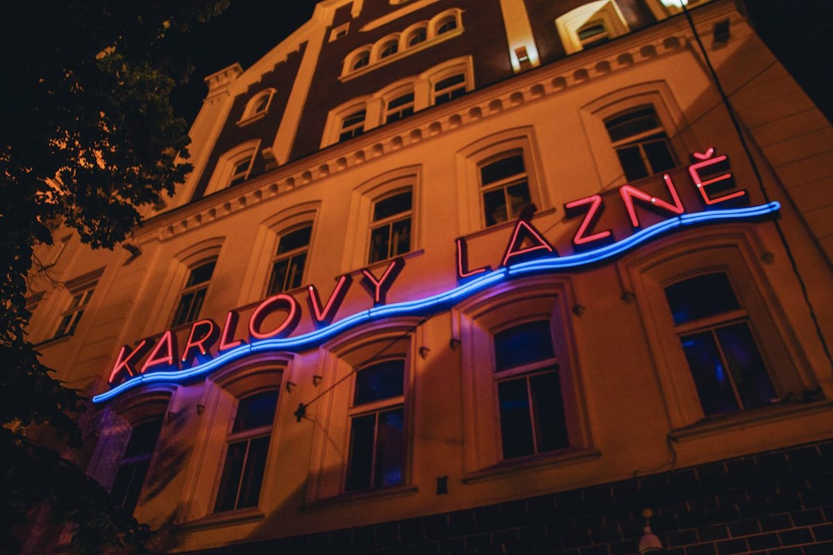 Клуб Karlovy láznĕ