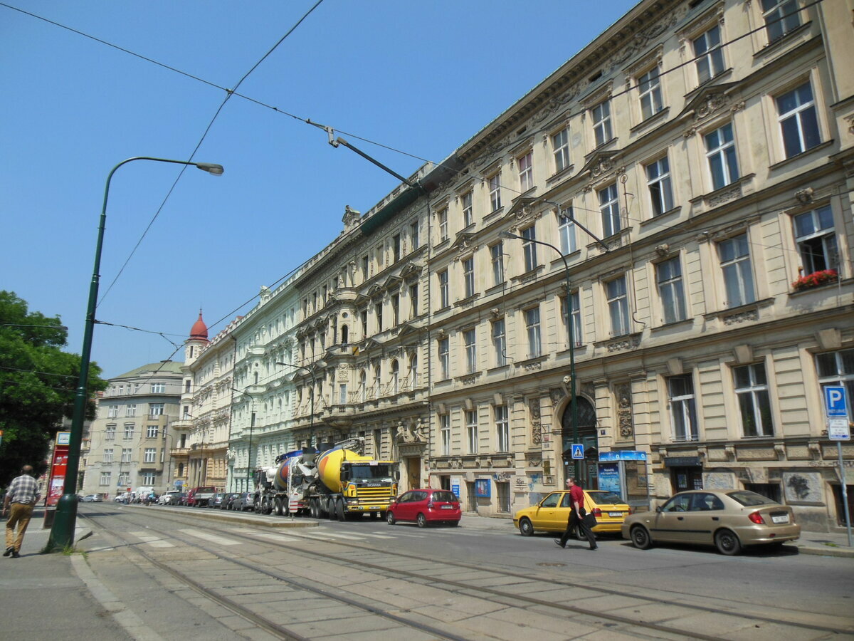 Улица Bolzanova