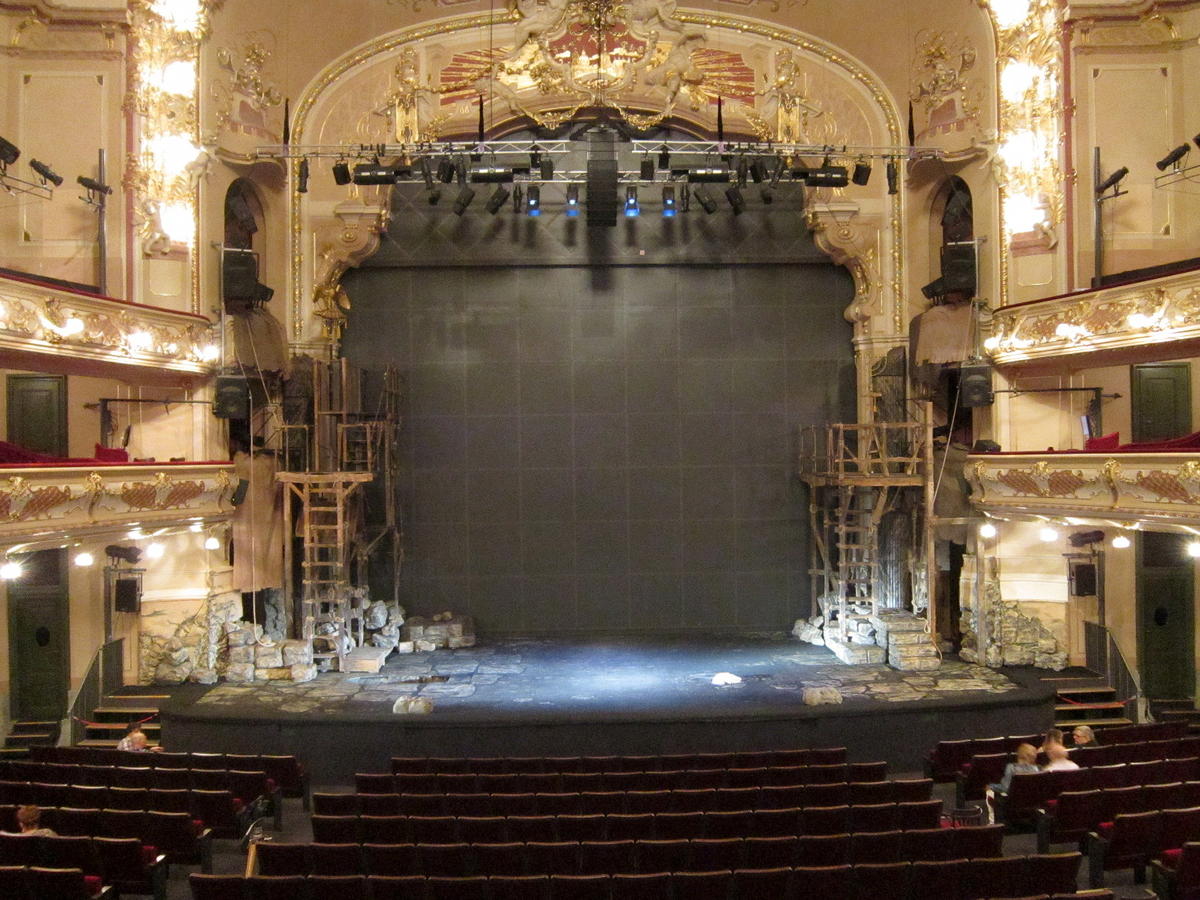 Музыкальный театр Karlín