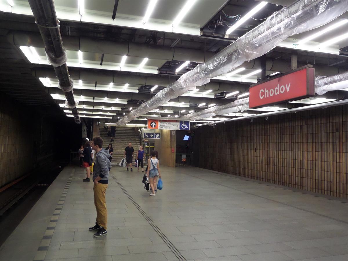 Метро Chodov